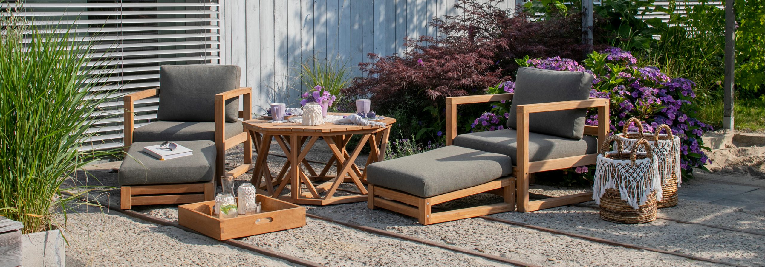 Holzmöbel - deVries-Group